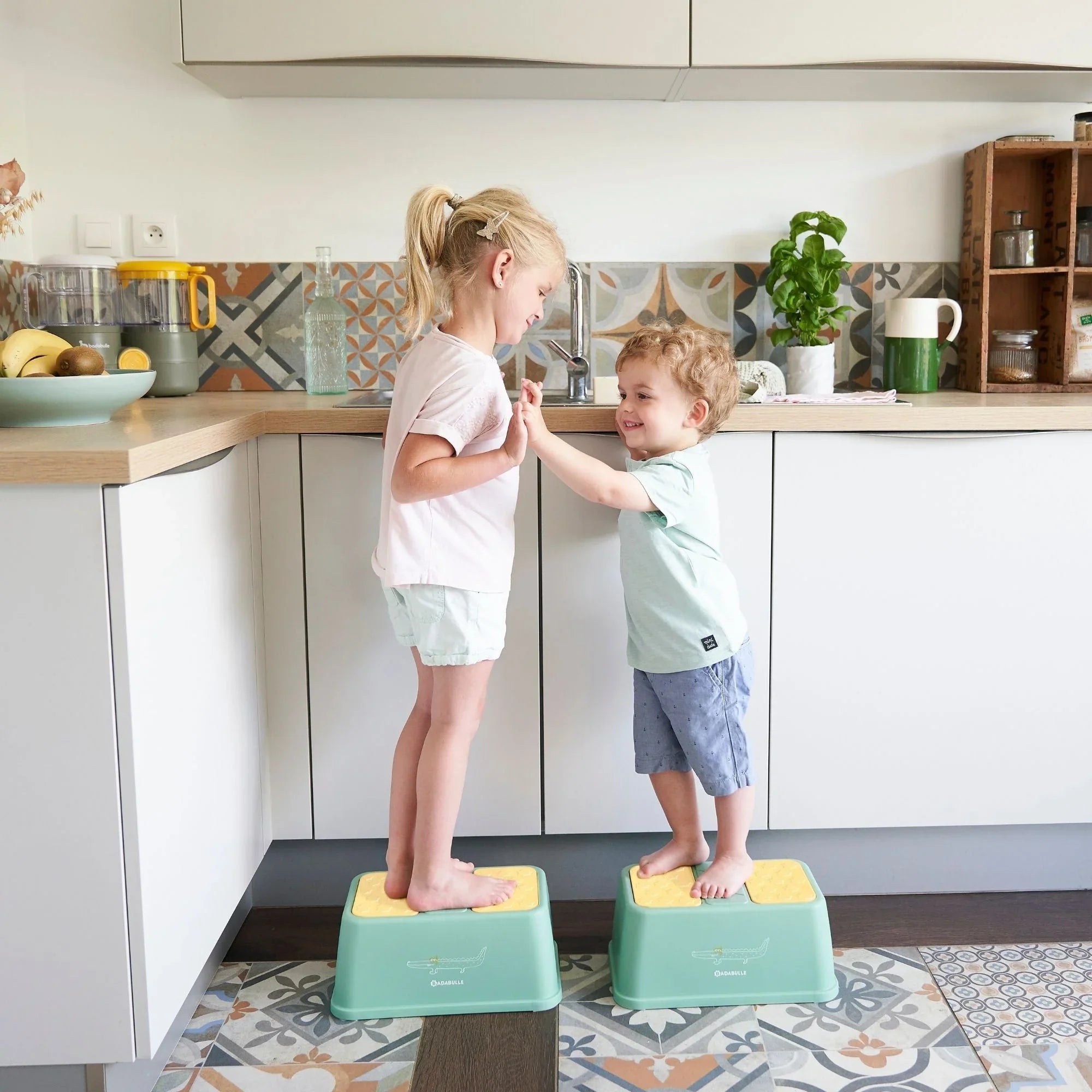 Badabulle Non-Slip Infant Step Stool Green/Yellow Age- 18 Months ...